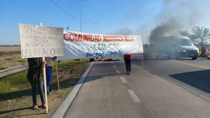 La Comunidad Mocoví «Com Caia» realiza un corte en Ruta Nacional 11 y ...