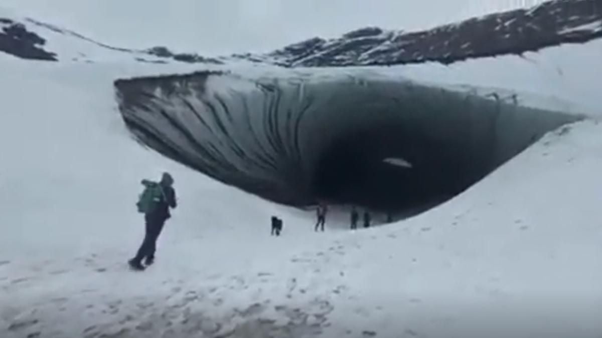 Falleció un turista aplastado por un alud de hielo y nieve en El Bolsón ... Falleció un turista aplastado por un alud de hielo y nieve en El Bolsón ...